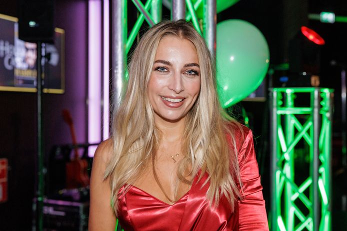 Shelly Verlangt Naar Dagen In Bikini En Romee Heeft Bijzondere Familievakantie Show Ednl