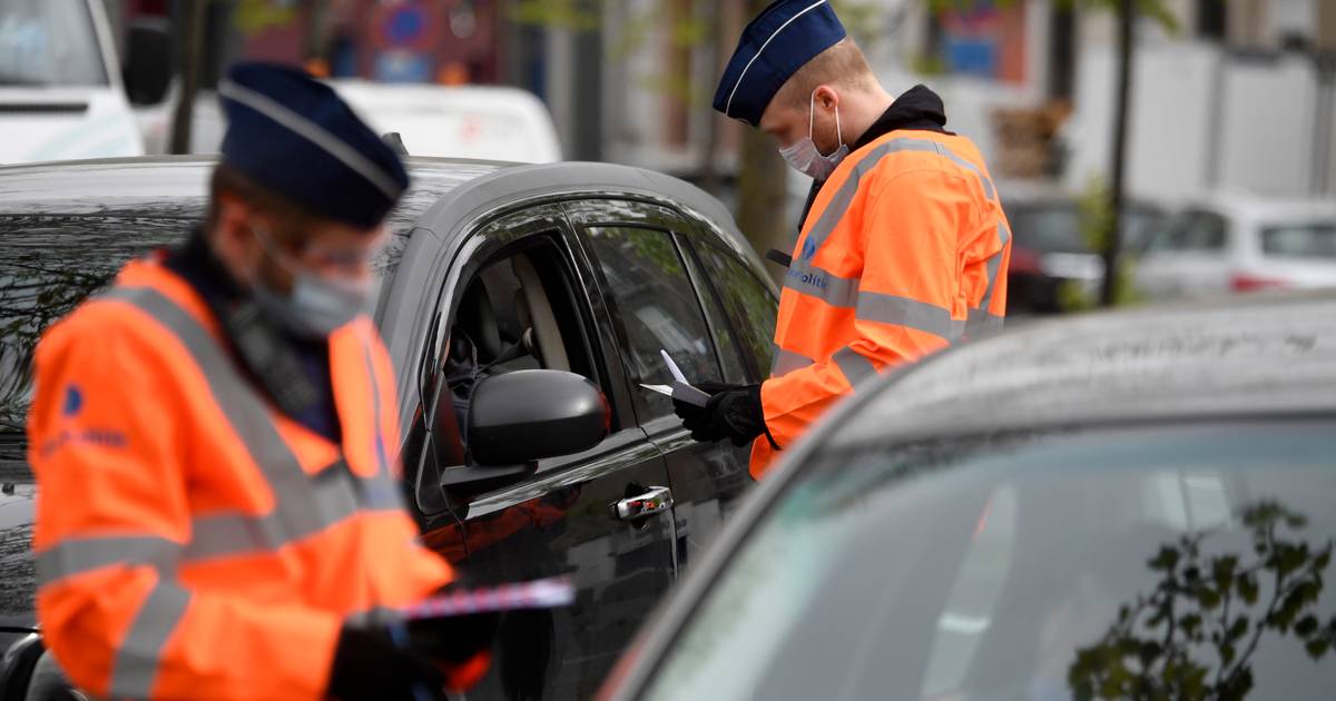 Eeklo gaat streng controleren aan start schooljaar: “Niet parkeren op ... Eeklo gaat streng controleren aan start schooljaar: “Niet parkeren op ...