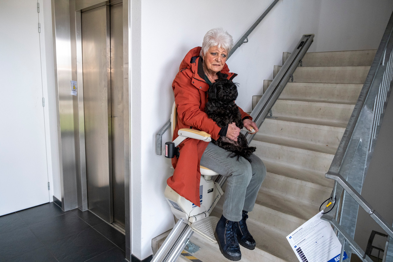 Ouderen al zes weken zonder lift: ‘Ik snap dat ze het helemaal zat zijn ...