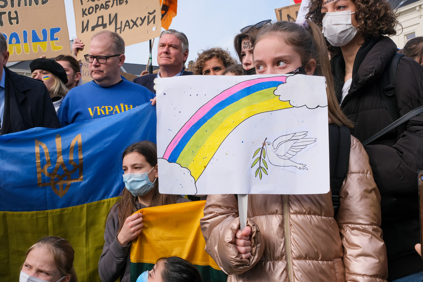 Duizend Mensen Verzamelen Op Luxemburgplein Uit Protest Tegen Oorlog In