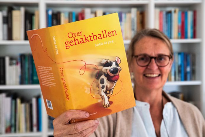 Debuut van Saskia de Jong uit Epse is jeugdboek van het jaar, maar ...