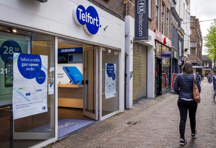 Ook Telfort verdwijnt uit de winkelstraat | Economie | AD.nl