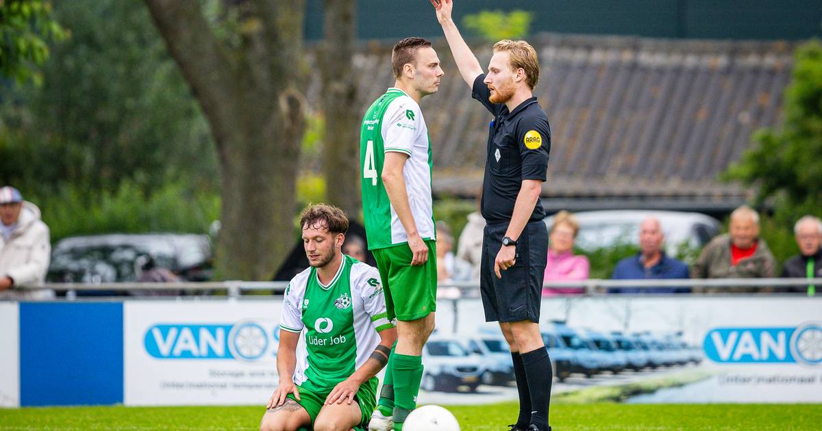 Degradaties, twaalf goals, knotsgekke wedstrijden en dit gebeurde er nog meer op de velden ...