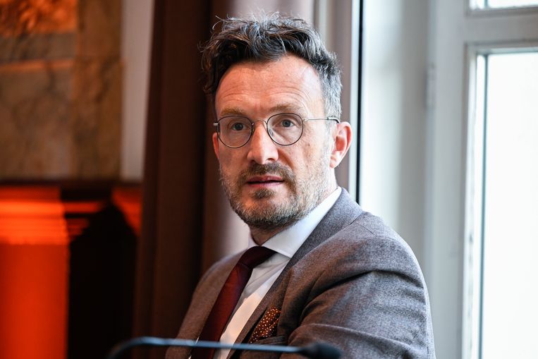 Brusselse politiek vraagt onderzoekscommissie naar rol Pascal Smet in ...