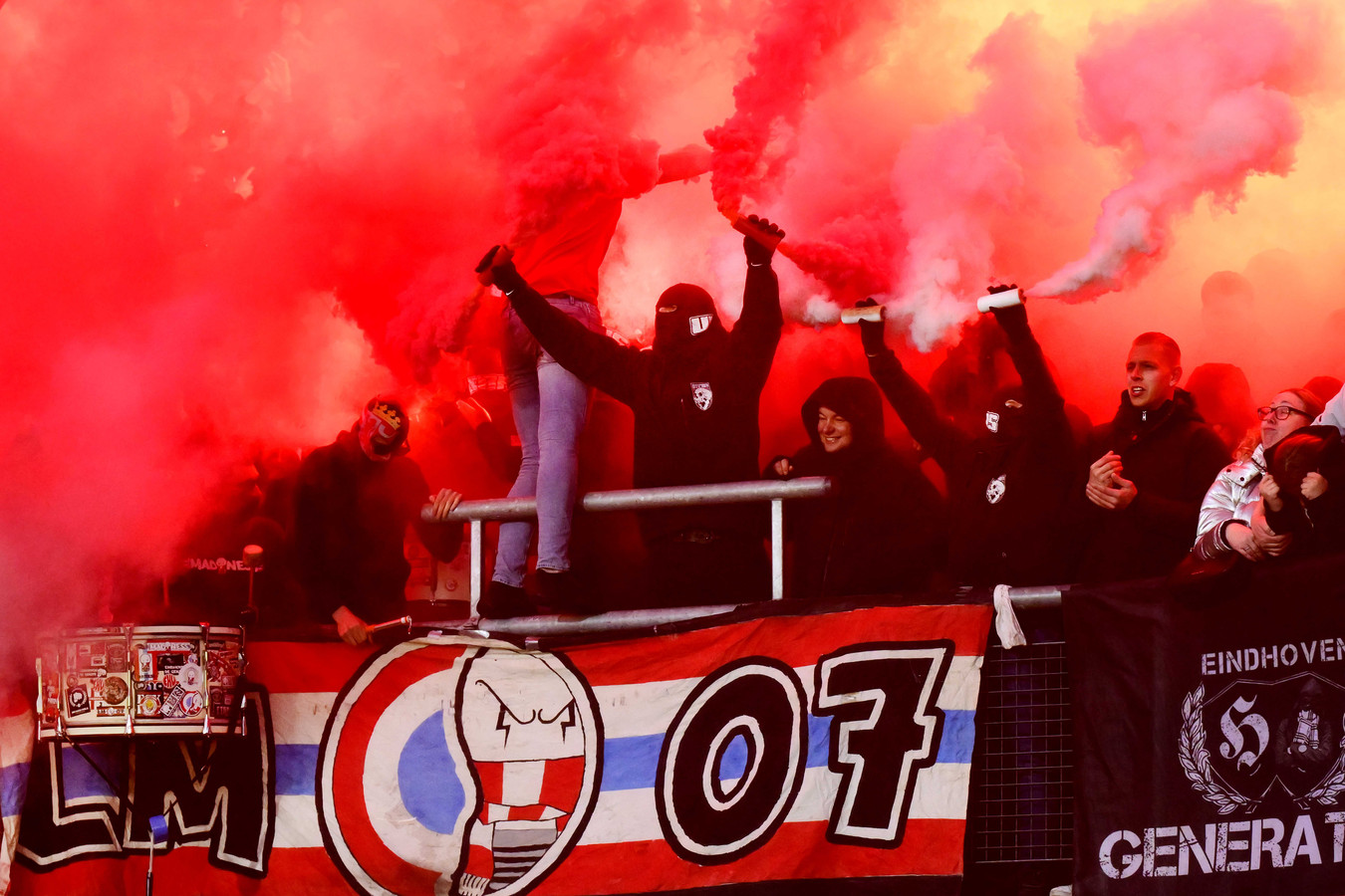 PSV maakt er één groot voetbalfeest van: dit zijn de beelden van de ...