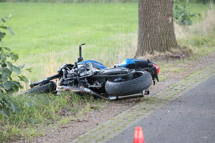 Motorrijder (23) overleden na harde botsing met auto | Barneveld ...
