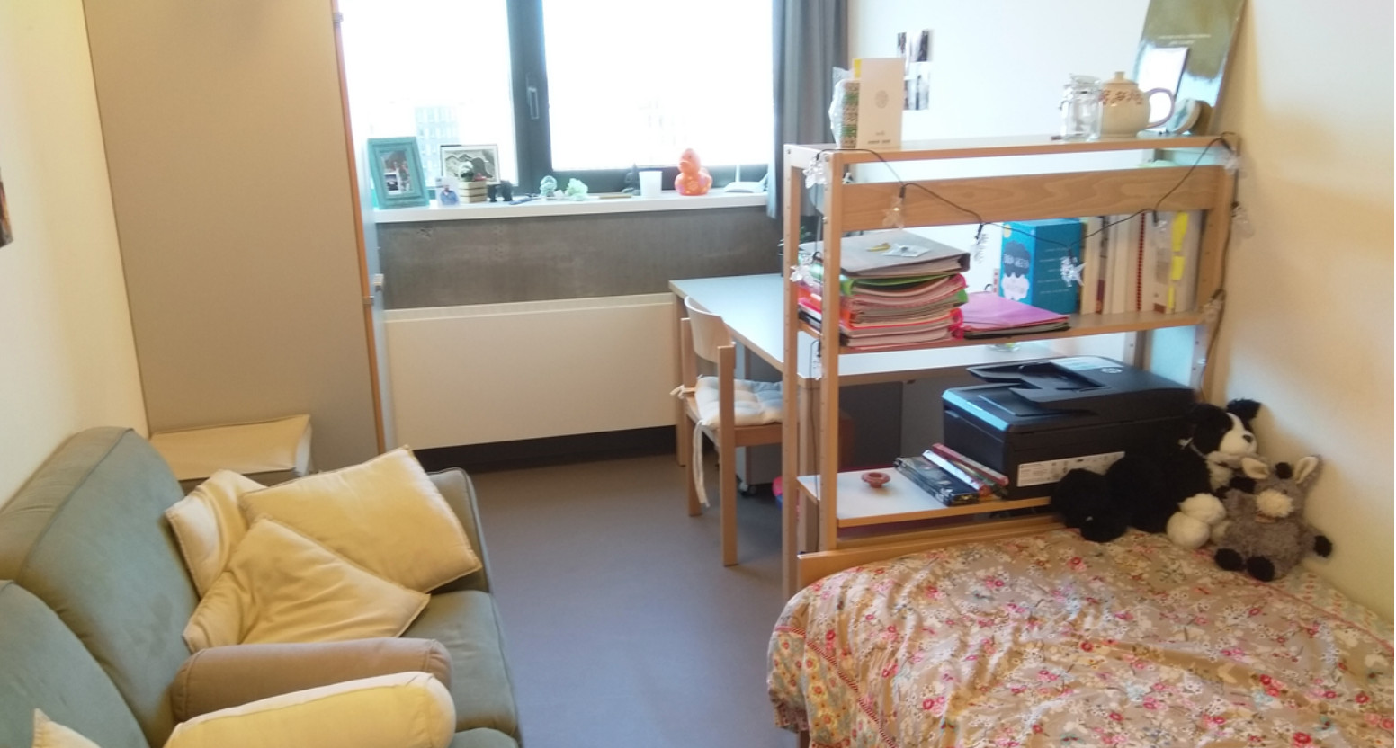 Voor dit kot van 17 vierkante meter aan KU Leuven betaal je nu al 626 ...