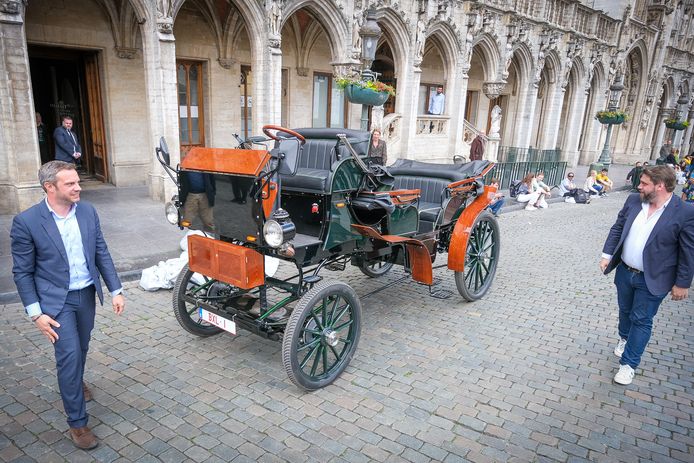 Brussel introduceert eerste 100% elektrische koets voor toeristen ...