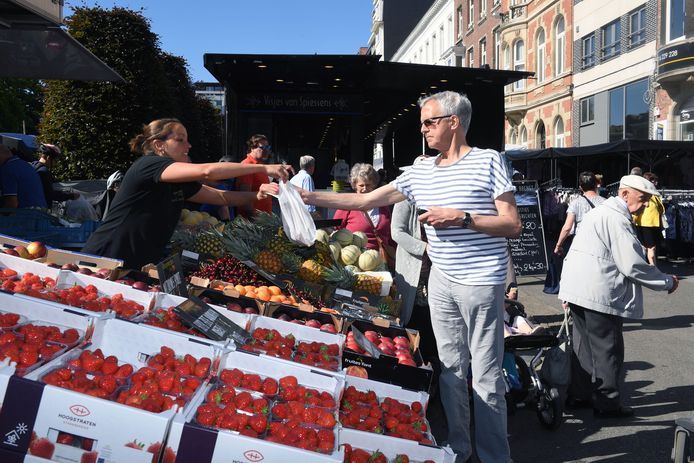 Leuvense markten in bloesempracht: “Mensen met leuke acties verleiden ...