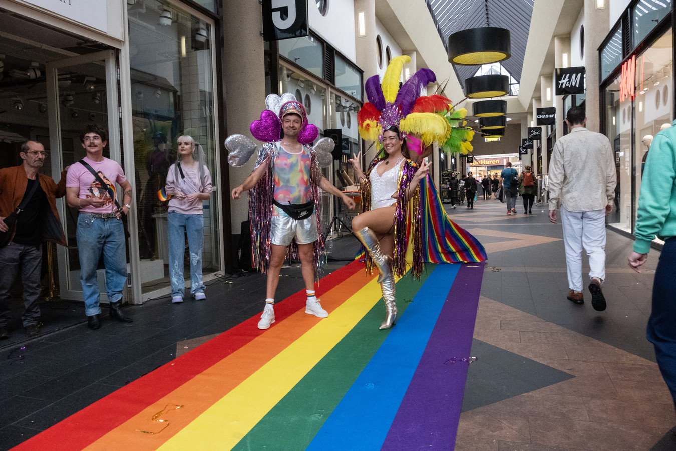 Pride Walk in Amersfoort: ‘Er is nog een wereld te winnen’ | Foto ...