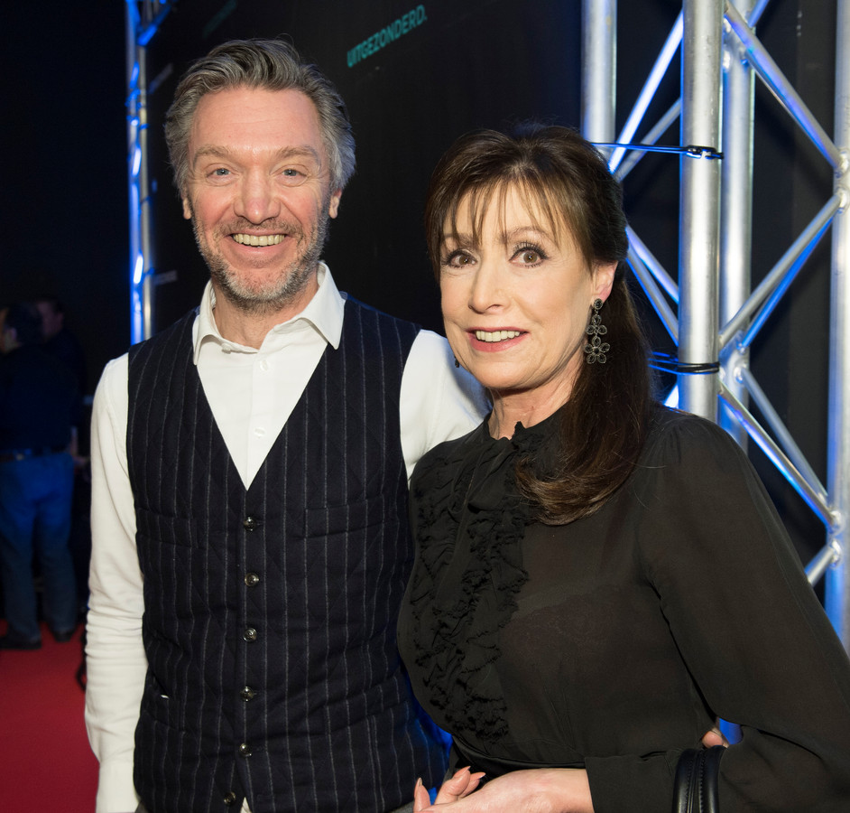 Veel bekende gasten op de première van theaterstuk 'Soundmixshow ...