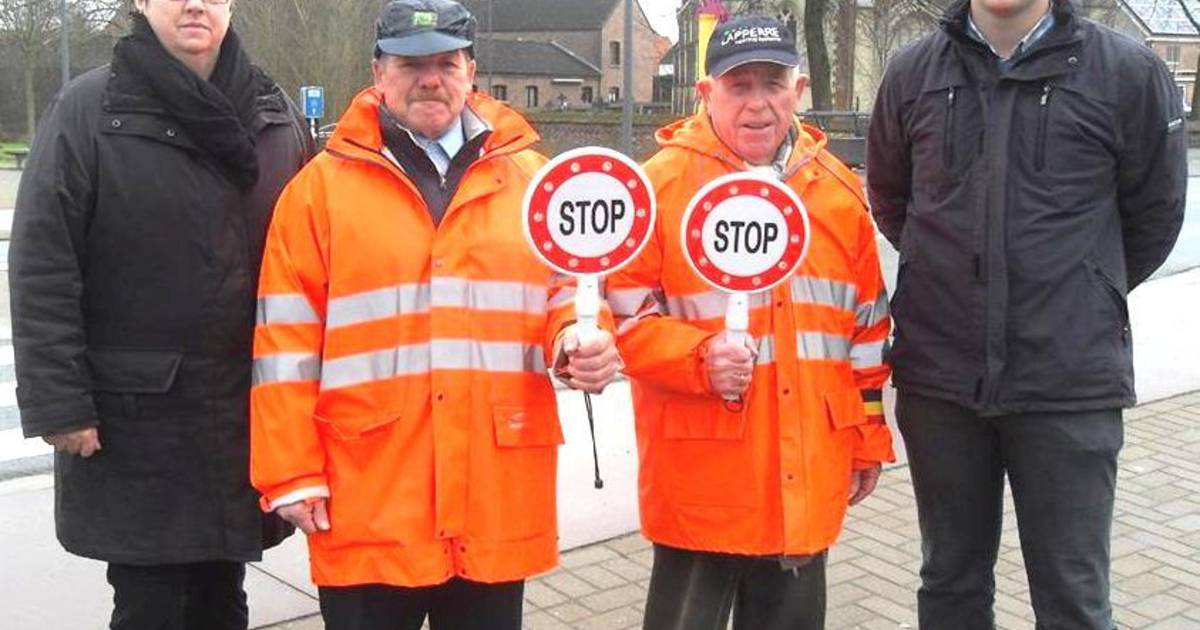 Stopborden met verlichting voor gemachtigde opzichters | Bree | hln.be