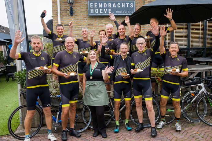 Fietsclub komt met eigen Appeltaart award: ‘Na flinke rit wil je die ...