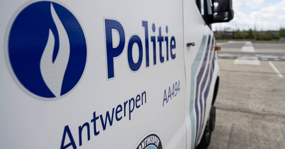 Dronken bestuurder valt in slaap aan rood licht: rijbewijs in beslag ... Dronken bestuurder valt in slaap aan rood licht: rijbewijs in beslag ...