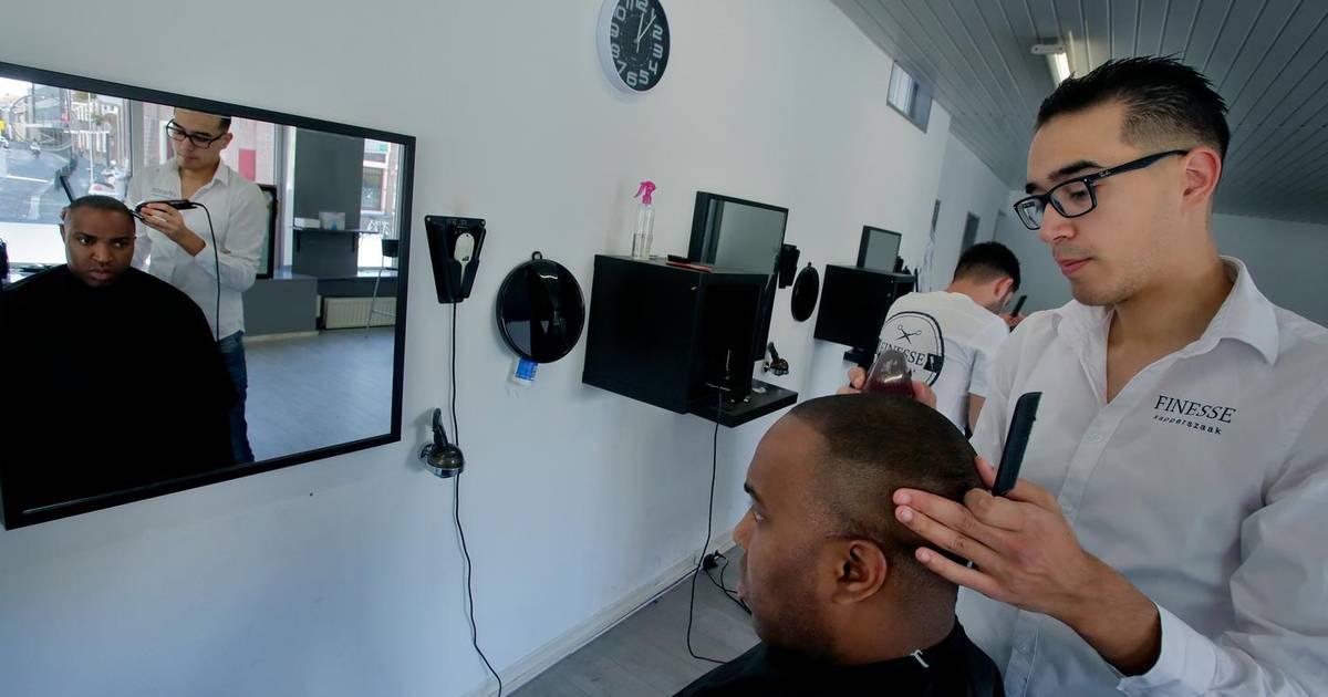 De Turkse kapper rukt op in Dordrecht | Dordrecht | AD.nl