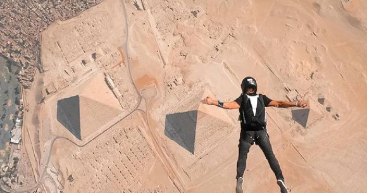 Il est le premier Belge à sauter en parachute au-dessus des pyramides ...