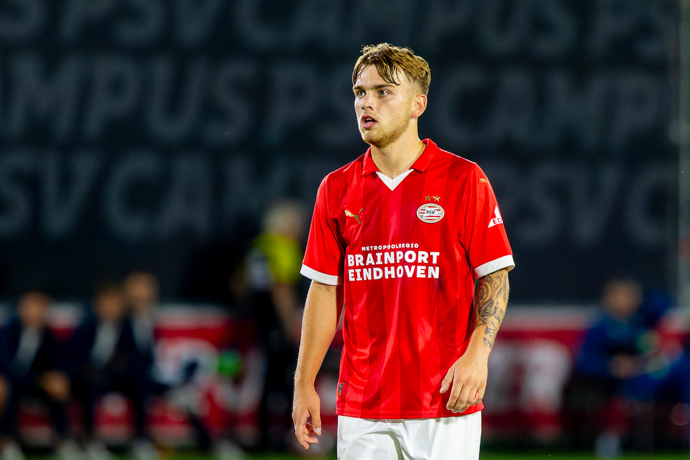 PSV-talenten geven tegen Arsenal het goede voorbeeld en kloppen de ...