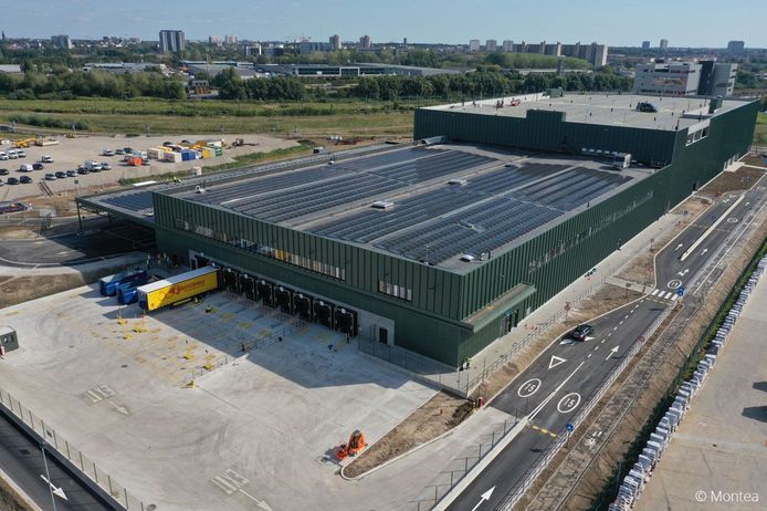 Amazon inaugure son premier centre de distribution en Belgique | Tech ...