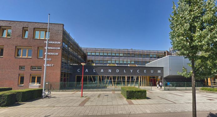 Calandlyceum in Nieuw-West sluit eerder vanwege mogelijke rellen ...