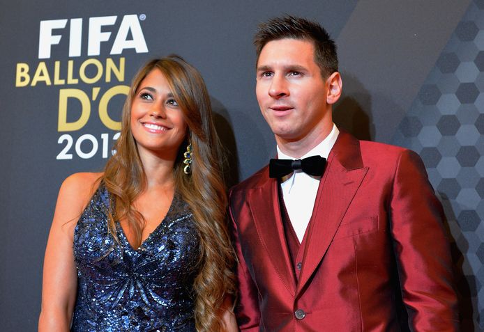 Pas toen zijn vrouw in zijn leven kwam, begon Lionel Messi qua mode óók ...