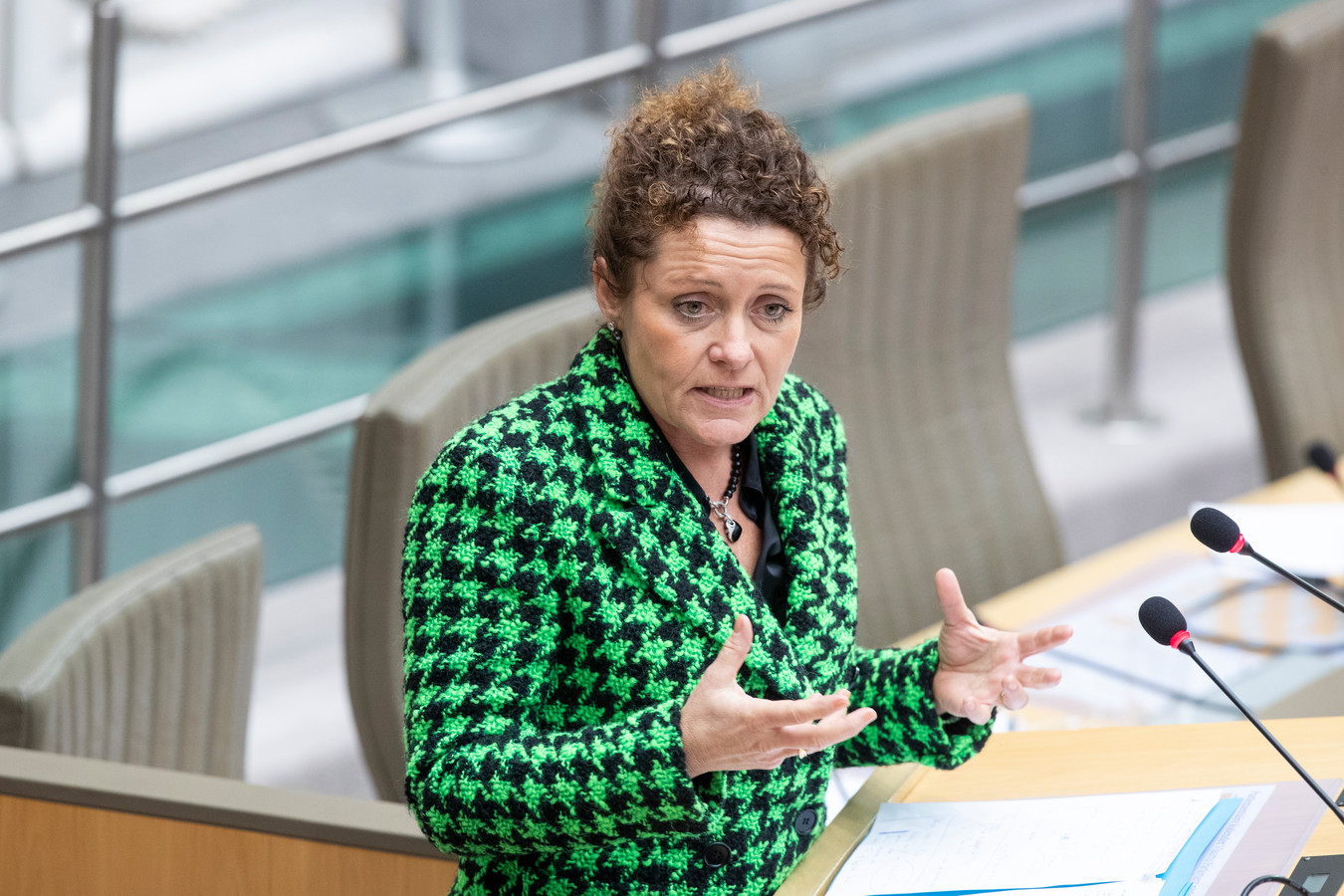 Vlaams minister Lydia Peeters reageert op afgeschafte bushaltes in ...