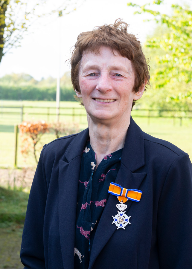 Paardenliefhebster benoemd tot Ridder, in totaal twaalf lintjes in ...