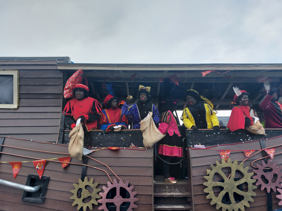 Hier zijn nog zwarte pieten en daar wil de burgemeester over praten ...