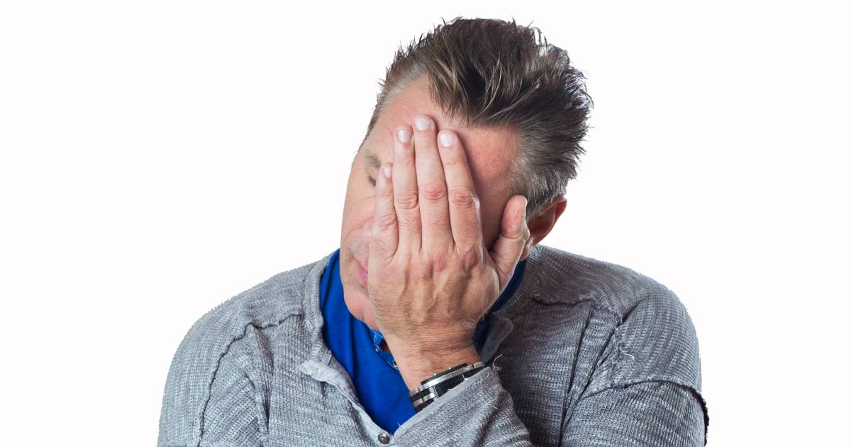 Eef Hoos is uit zijn incassobureau als een sfinx herrezen uit het graf ...