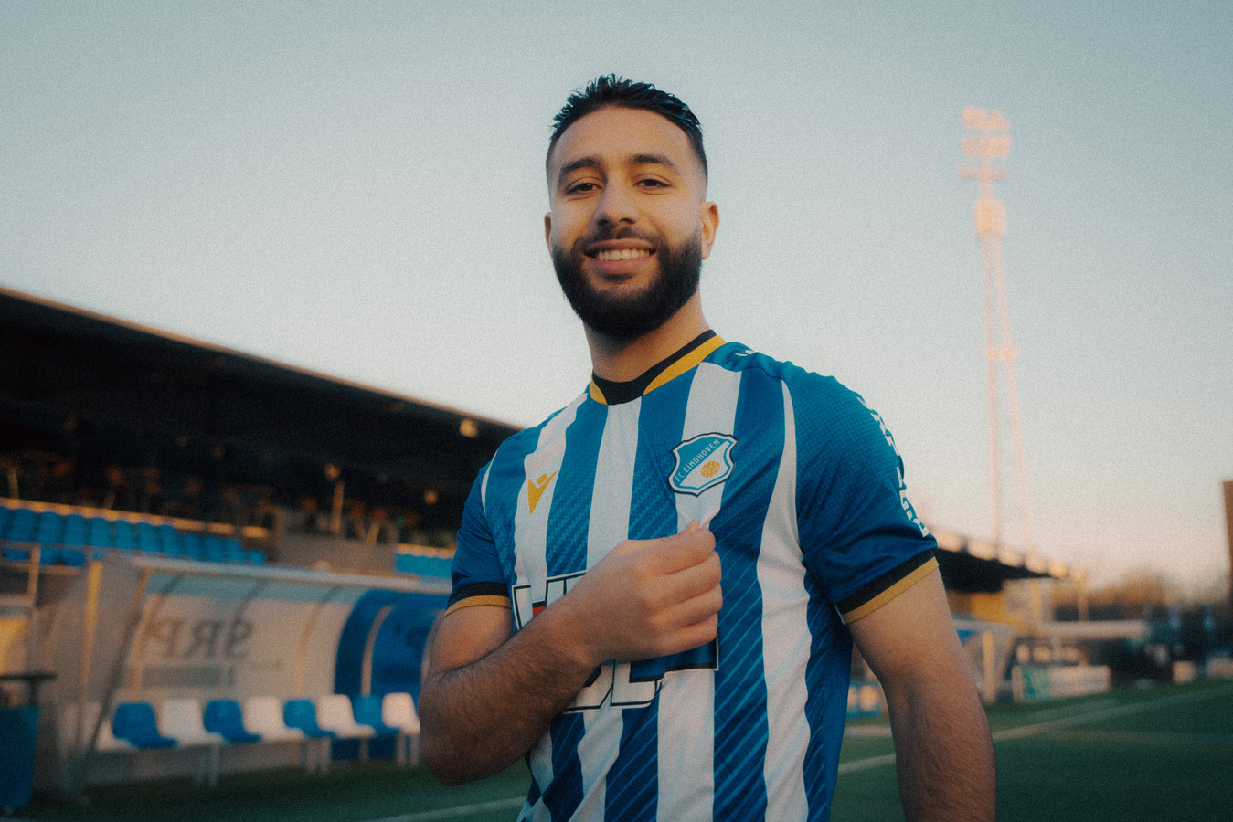 Spelen tegen Haaland, trainen met Van Persie en nu wil Achraf El ...