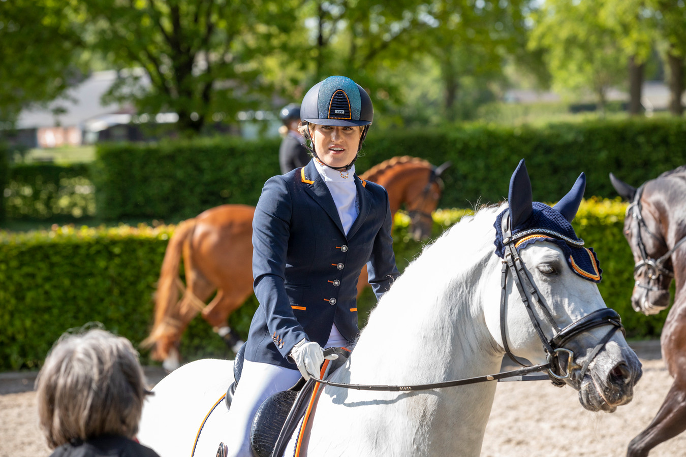 Britt Dekker kijkt ogen uit op NK dressuur in Ermelo: 'Ik dacht, wat ... Britt Dekker kijkt ogen uit op NK dressuur in Ermelo: 'Ik dacht, wat ...