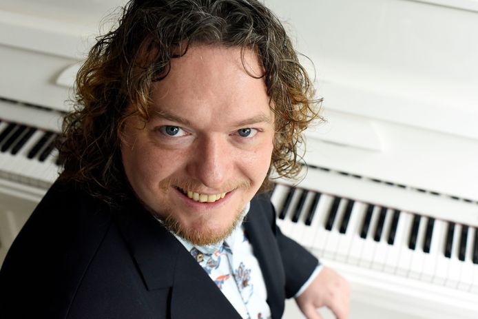 Drukke Harmelense Hazes heeft goed contact met Rox en Dré | Woerden | AD.nl