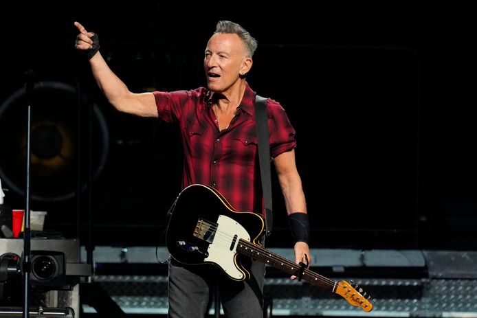 KIJK. Bruce Springsteen tekent afwezigheidsattest van student tijdens ...