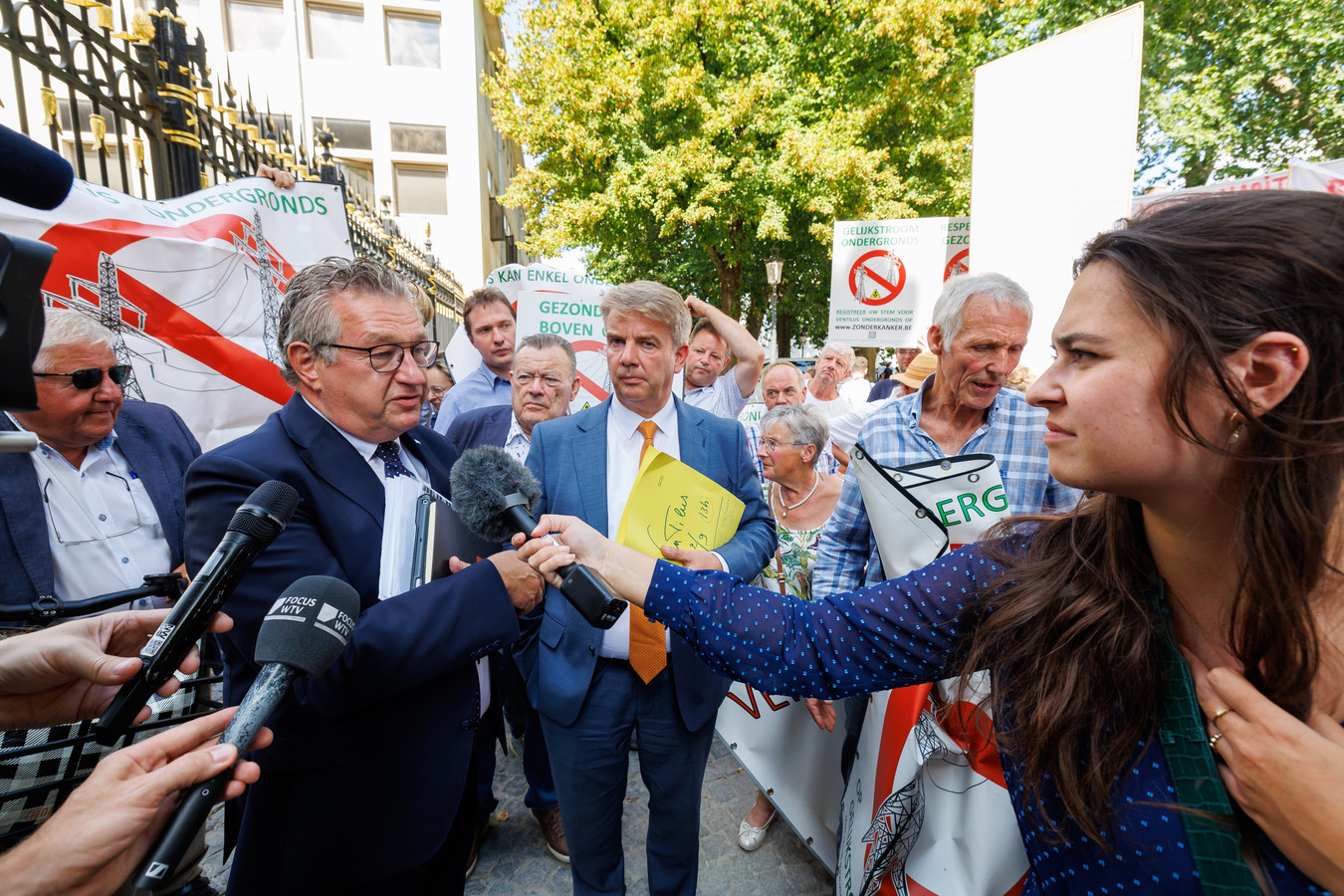 Burgemeester van Brugge herstelt van hernia | Foto | hln.be