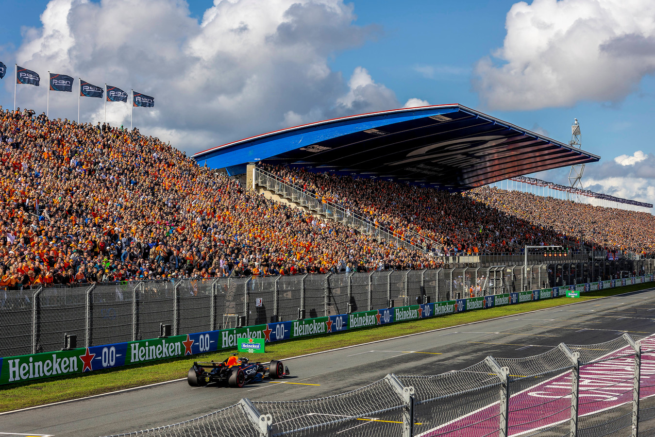 Formule 1 GP van Zandvoort | Zo laat komt Max Verstappen vandaag in ...
