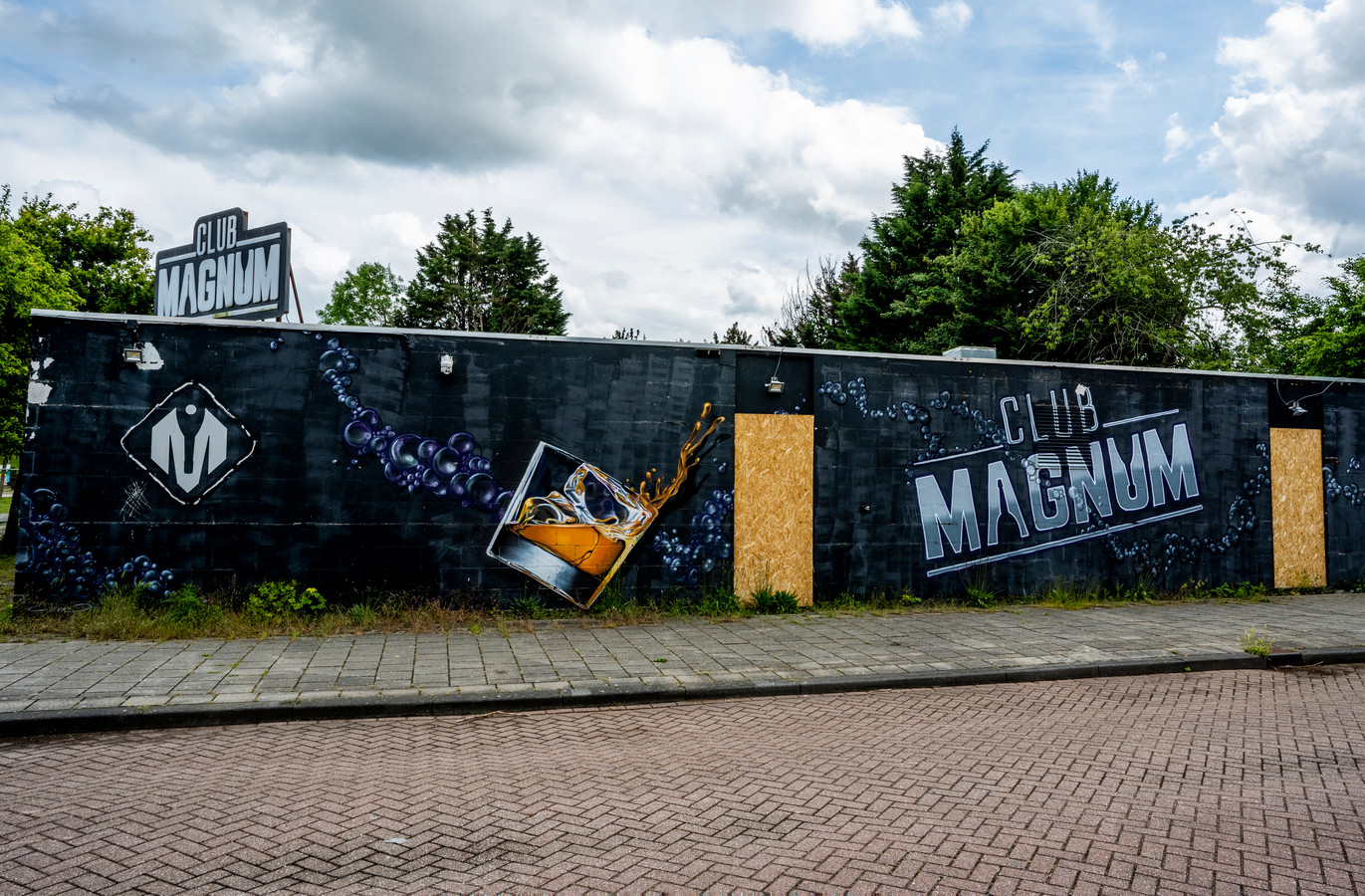 Woning en nachtclub van Club Blu-eigenaar beschoten, schutters voor de ...