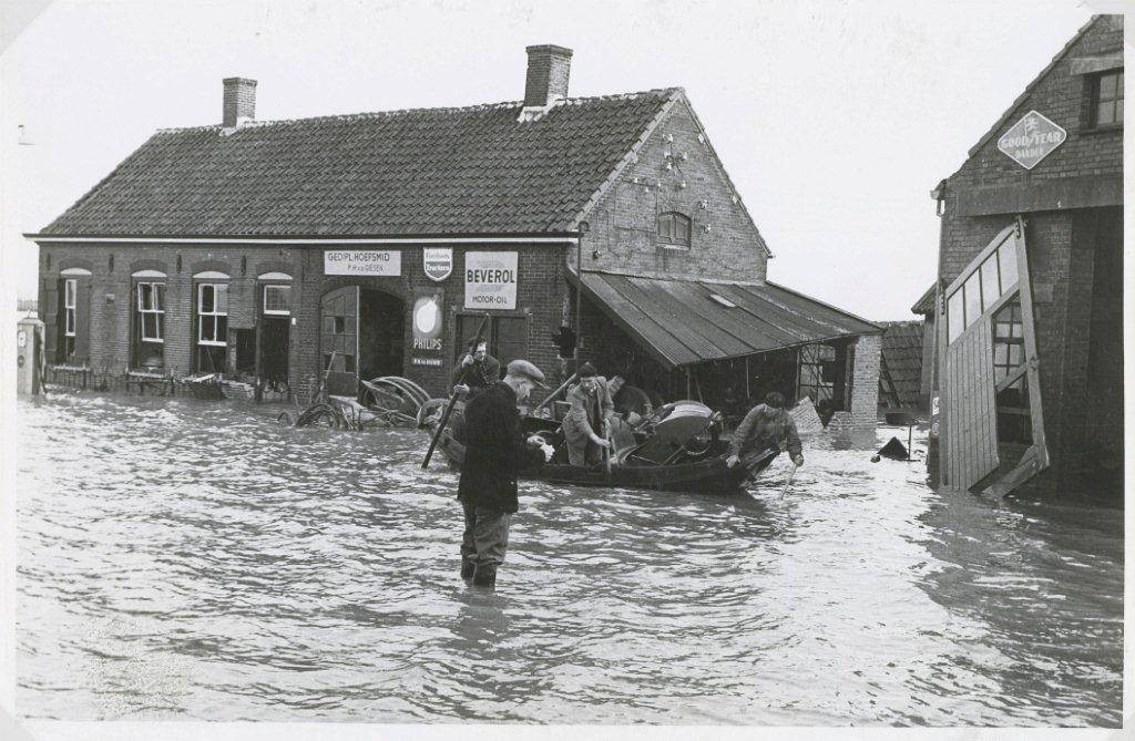 Herdenking 60 jaar Watersnoodramp Heijningen | Foto | bndestem.nl