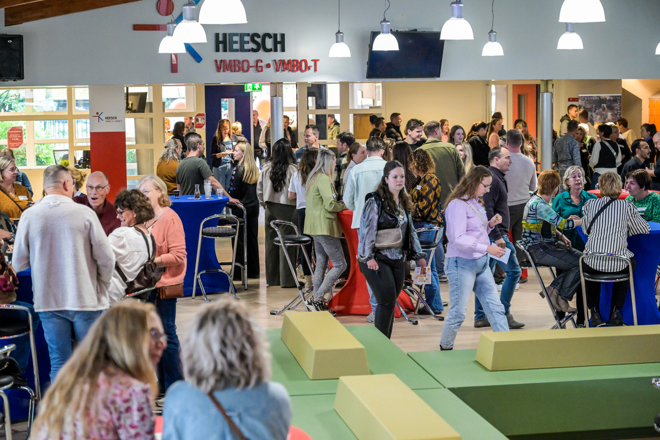 Drukke reünie op het Hooghuis in Heesch heeft toch enigszins een ...