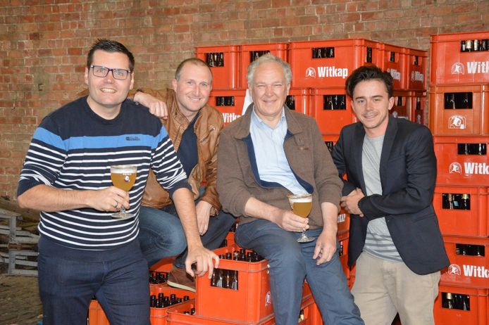 Witkap Schlagerfestival brengt leven in brouwerij Slaghmuylder | Ninove ...