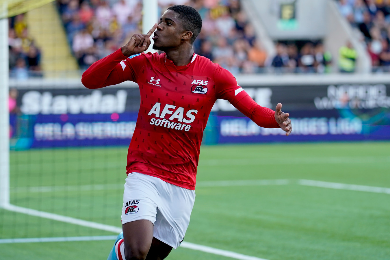 Uitblinker Boadu helpt overtuigend AZ naar volgende voorronde | Foto ...