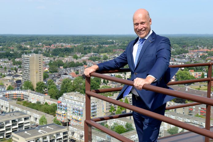 Michel ten Hag volgt Hans Kroeze op als voorzitter VNO-NCW Twente ...