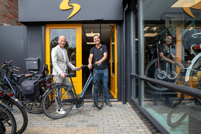 Voor iedereen een fiets via de Fietsbank Westland: ‘Je kunt er iemand ...
