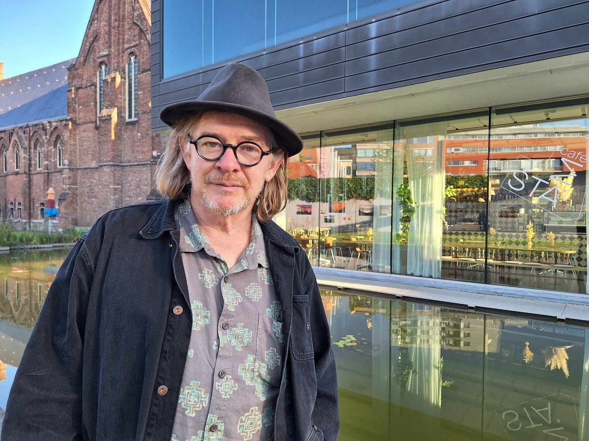 Gevangen en verteld tussen de autostrades: unieke strip toont hoekjes van Ledeberg door unieke ...