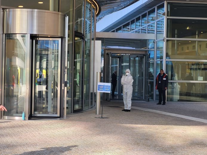 Brief met wit poeder binnengebracht bij gebouw van Europese Commissie ...