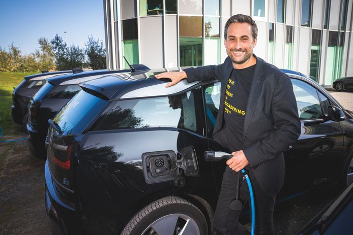 PORTRET. Wie is Sam Baro, de kandidaat-investeerder van AA Gent? “Als ...