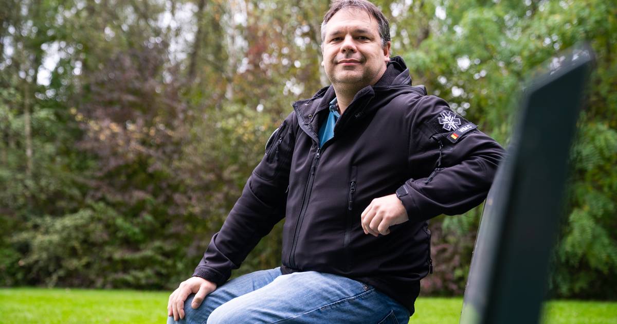 Wim (50) publiceert bundel met gedichten over Tweede Wereldoorlog ...