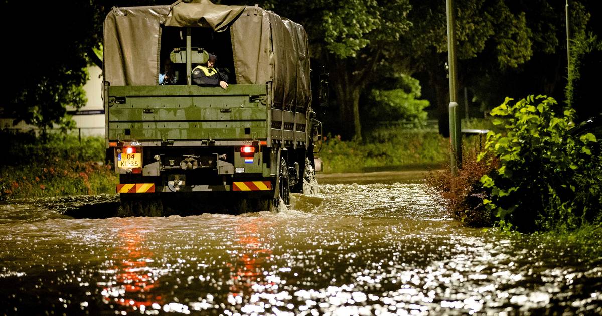 Voedseltekort dreigt in Valkenburg als gevolg van de overstromingen ...