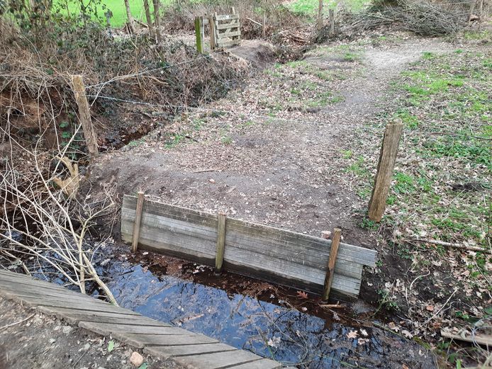 Landeigenaar houdt obstakels op Trambaanroute in stand: ‘Hoop dat hij ...
