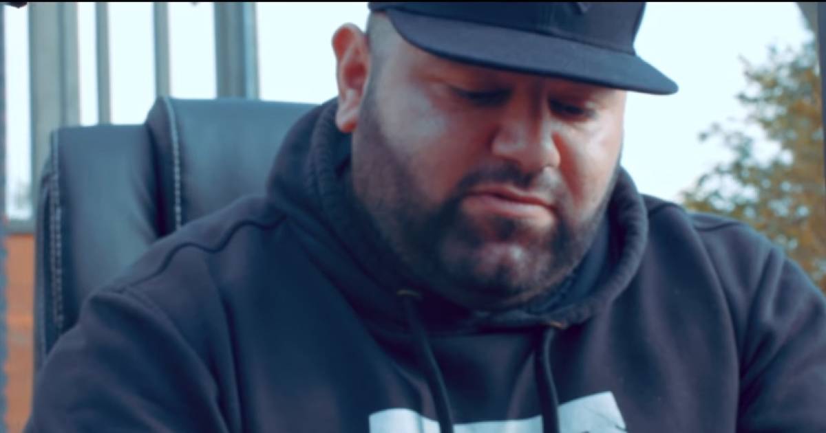 Vlaamse rapper Aziz Özel (28) onverwachts overleden | Show | AD.nl