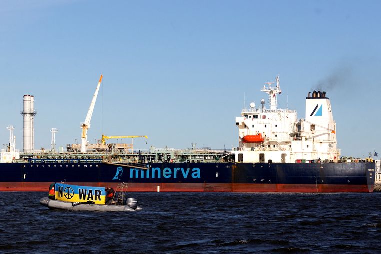 Drie keer meer Russische schepen varen onder andere vlag: ‘Mogelijk om ...