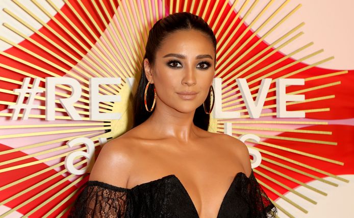 Komt Shay Mitchell met TikTok-video uit de kast als biseksueel? | Celebrities | hln.be